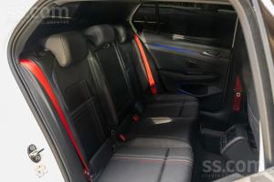 Balts Volkswagen Golf VIII 2026 Rīga, ar dzinēja tilpumu 2.00 L un nobraukumu 2 tūkst. km par 53500 €, foto 10 vietnē AUTOMOTO.COM.LV