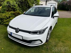 White Volkswagen Golf VIII 2020 in Riga, with an engine capacity of 2.00 L and mileage of 144 thousand km for 16900 €, photo 4 on AUTOMOTO.COM.LV