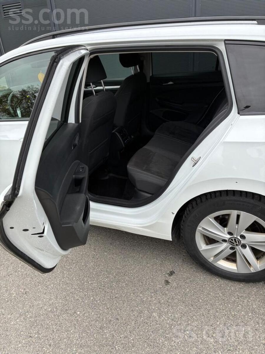 Balts Volkswagen Golf VIII 2021 Rīga, ar dzinēja tilpumu 1.50 L un nobraukumu 214 tūkst. km par 12799 €, foto 8 vietnē AUTOMOTO.COM.LV
