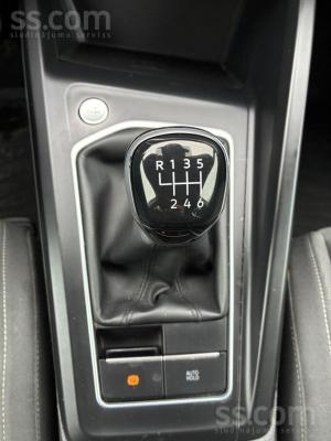 Balts Volkswagen Golf VIII 2021 Rīga, ar dzinēja tilpumu 1.50 L un nobraukumu 214 tūkst. km par 12799 €, foto 11 vietnē AUTOMOTO.COM.LV