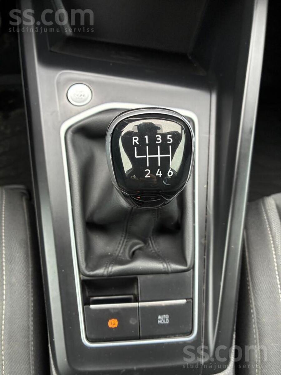 Balts Volkswagen Golf VIII 2021 Rīga, ar dzinēja tilpumu 1.50 L un nobraukumu 214 tūkst. km par 12799 €, foto 11 vietnē AUTOMOTO.COM.LV