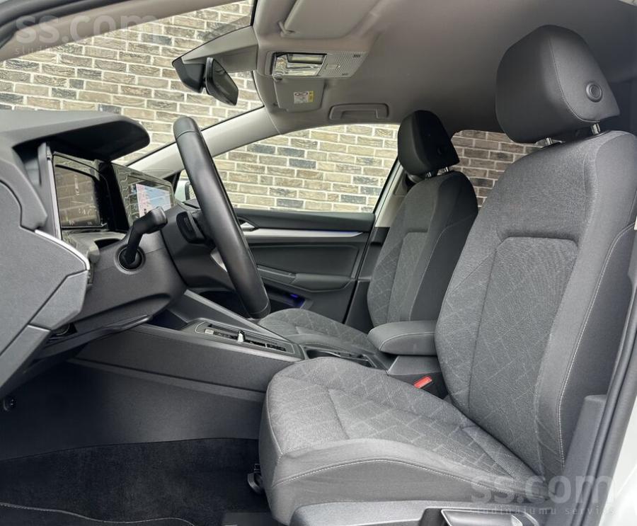 Balts Volkswagen Golf VIII 2021 Tukums, ar dzinēja tilpumu 1.00 L un nobraukumu 112 tūkst. km par 15990 €, foto 13 vietnē AUTOMOTO.COM.LV