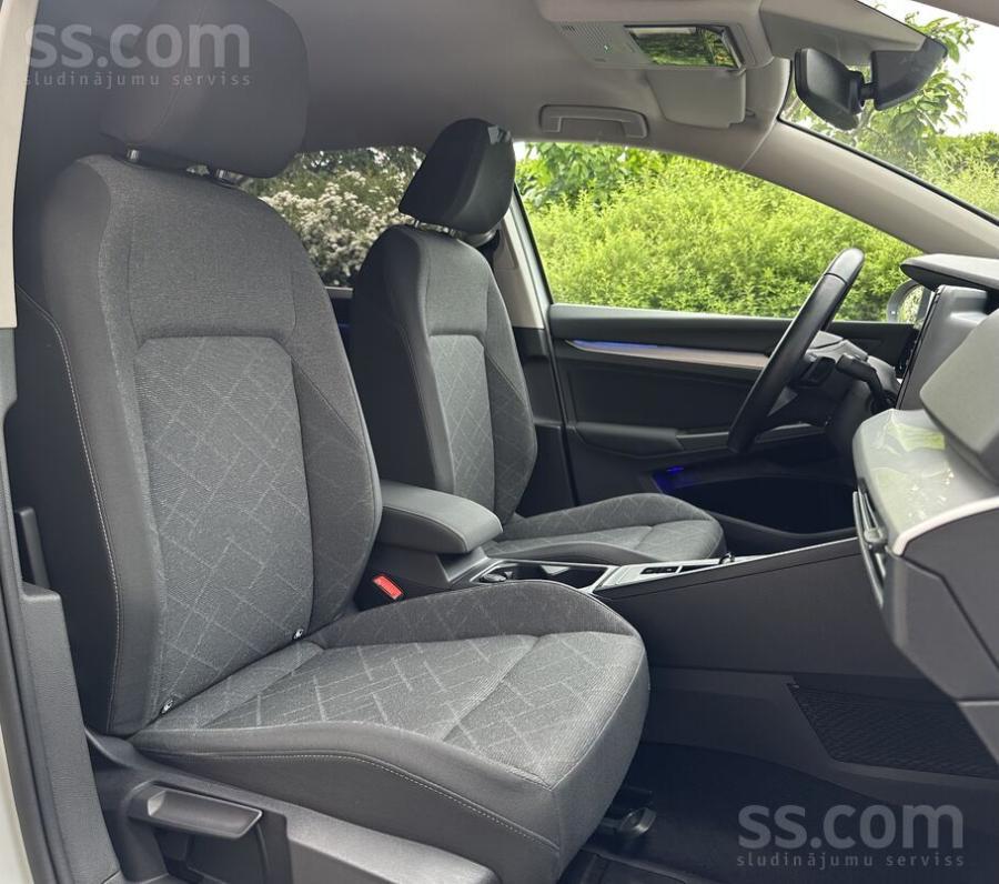 Balts Volkswagen Golf VIII 2021 Tukums, ar dzinēja tilpumu 1.00 L un nobraukumu 112 tūkst. km par 15990 €, foto 14 vietnē AUTOMOTO.COM.LV