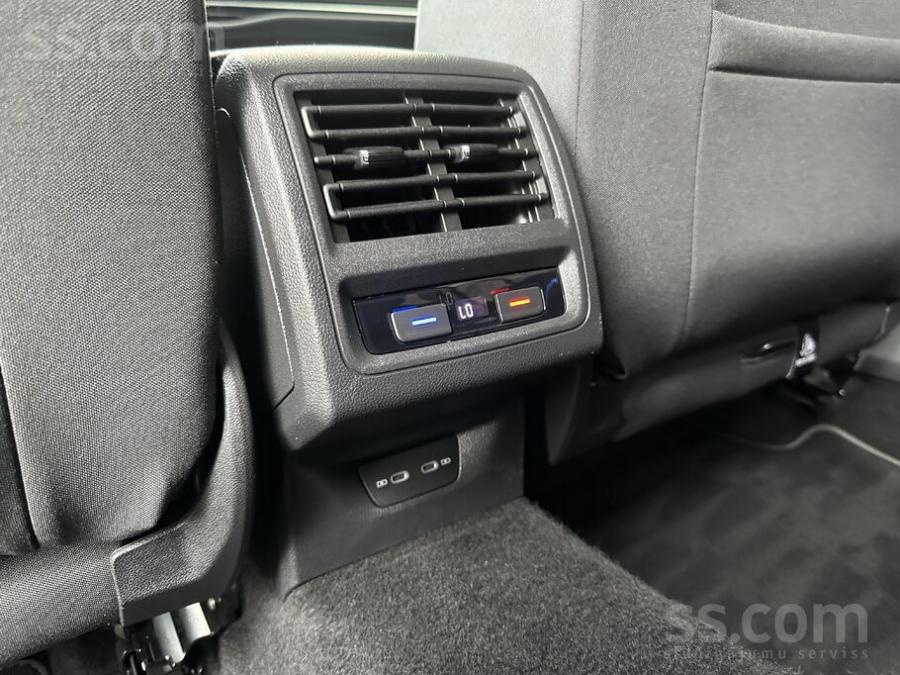 Balts Volkswagen Golf VIII 2021 Tukums, ar dzinēja tilpumu 1.00 L un nobraukumu 112 tūkst. km par 15990 €, foto 16 vietnē AUTOMOTO.COM.LV