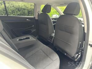 Balts Volkswagen Golf VIII 2021 Tukums, ar dzinēja tilpumu 1.00 L un nobraukumu 112 tūkst. km par 15990 €, foto 17 vietnē AUTOMOTO.COM.LV