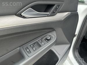 Balts Volkswagen Golf VIII 2021 Tukums, ar dzinēja tilpumu 1.00 L un nobraukumu 112 tūkst. km par 15990 €, foto 18 vietnē AUTOMOTO.COM.LV