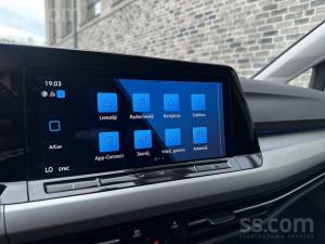 Balts Volkswagen Golf VIII 2021 Tukums, ar dzinēja tilpumu 1.00 L un nobraukumu 112 tūkst. km par 15990 €, foto 22 vietnē AUTOMOTO.COM.LV