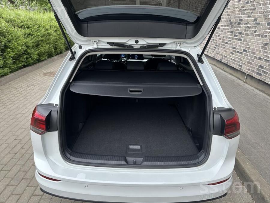 Balts Volkswagen Golf VIII 2021 Tukums, ar dzinēja tilpumu 1.00 L un nobraukumu 112 tūkst. km par 15990 €, foto 31 vietnē AUTOMOTO.COM.LV