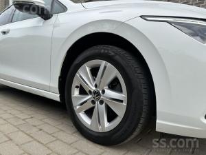 Balts Volkswagen Golf VIII 2021 Tukums, ar dzinēja tilpumu 1.00 L un nobraukumu 112 tūkst. km par 15990 €, foto 32 vietnē AUTOMOTO.COM.LV