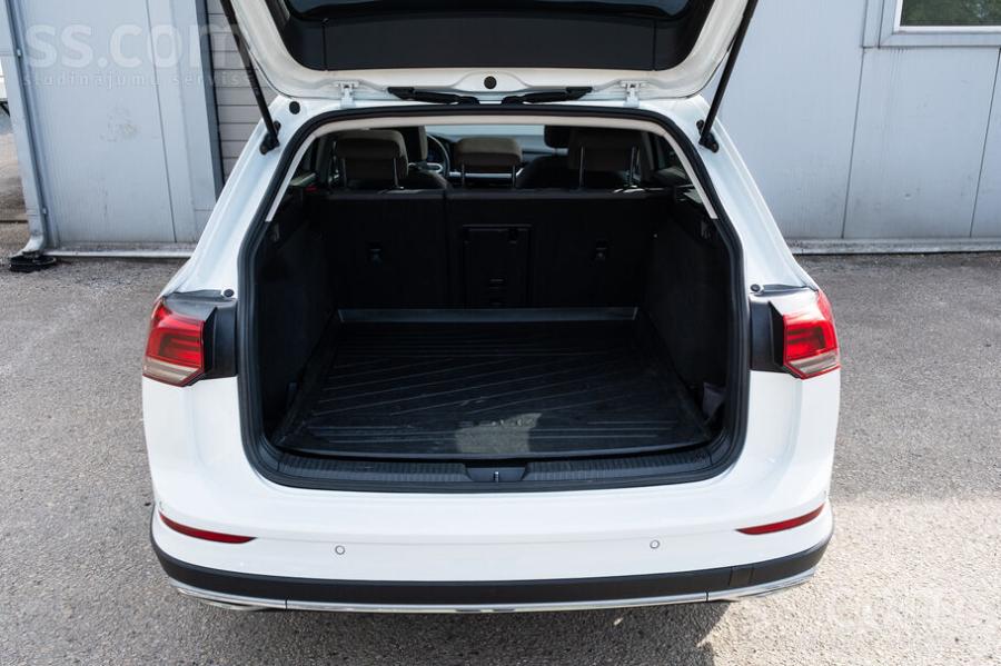 Белый Фольксваген Golf 8 2021 в Елгава, объемом двигателя 2.00 л и пробегом 153 тыс. км за 20050 €, фото 10 на AUTOMOTO.COM.LV