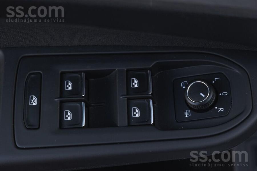 Balts Volkswagen Golf VIII 2021 Ventspils, ar dzinēja tilpumu 2.00 L un nobraukumu 152 tūkst. km par 22500 €, foto 32 vietnē AUTOMOTO.COM.LV