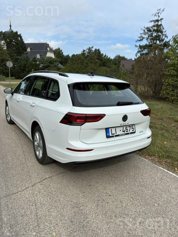 White Volkswagen Golf VIII 2021 in Riga, with an engine capacity of 1.50 L and mileage of 202 thousand km for 11500 €, photo 4 on AUTOMOTO.COM.LV