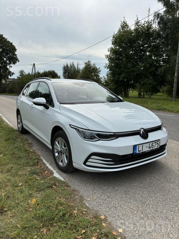 White Volkswagen Golf VIII 2021 in Riga, with an engine capacity of 1.50 L and mileage of 202 thousand km for 11500 €, photo 5 on AUTOMOTO.COM.LV
