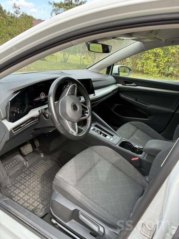 White Volkswagen Golf VIII 2021 in Riga, with an engine capacity of 1.50 L and mileage of 202 thousand km for 11500 €, photo 7 on AUTOMOTO.COM.LV