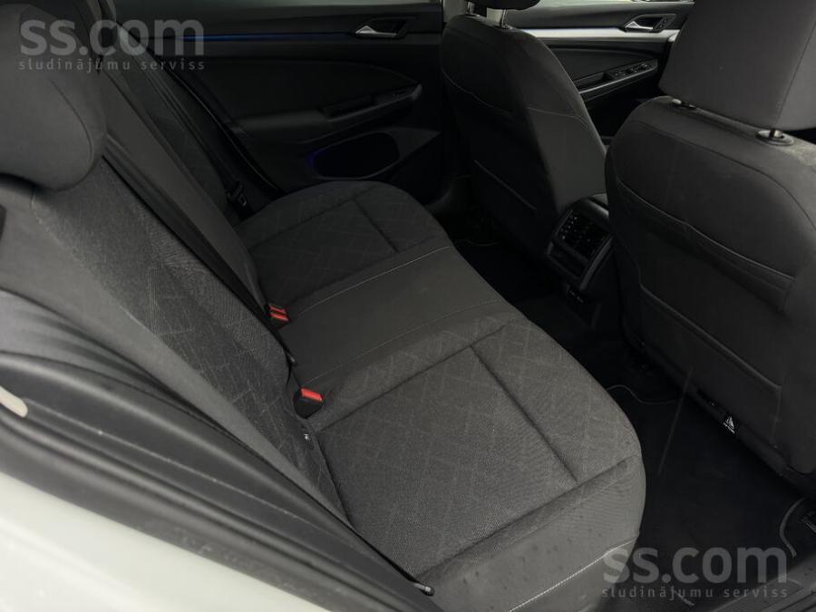 Белый Фольксваген Golf 8 2022 в Валмиера, объемом двигателя 2.00 л и пробегом 129 тыс. км за 15900 €, фото 21 на AUTOMOTO.COM.LV