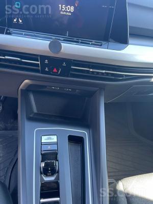 Белый Фольксваген Golf 8 2022 в Рига, объемом двигателя 1.50 л и пробегом 215 тыс. км за 15000 €, фото 4 на AUTOMOTO.COM.LV