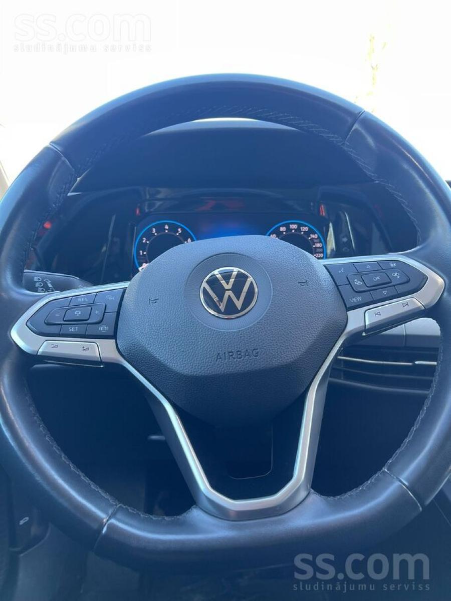 Белый Фольксваген Golf 8 2022 в Рига, объемом двигателя 1.50 л и пробегом 215 тыс. км за 15000 €, фото 5 на AUTOMOTO.COM.LV