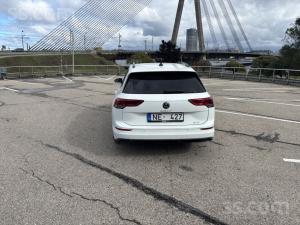 White Volkswagen Golf VIII 2022 in Riga, with an engine capacity of 1.50 L and mileage of 124 thousand km for 15990 €, photo 1 on AUTOMOTO.COM.LV