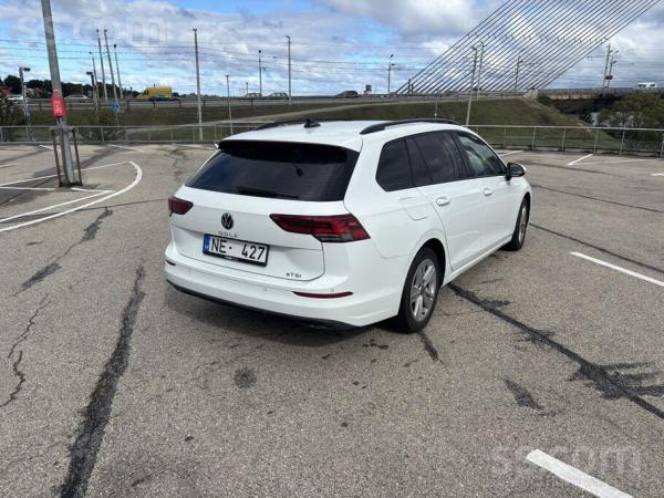 White Volkswagen Golf VIII 2022 in Riga, with an engine capacity of 1.50 L and mileage of 124 thousand km for 15990 €, photo 3 on AUTOMOTO.COM.LV