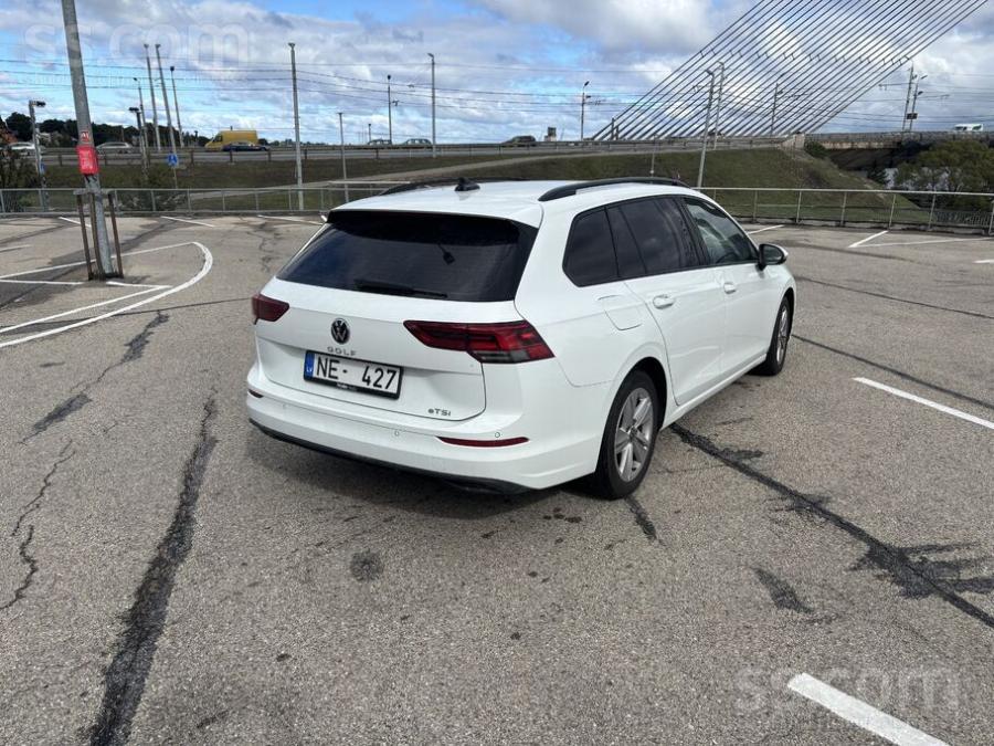 White Volkswagen Golf VIII 2022 in Riga, with an engine capacity of 1.50 L and mileage of 124 thousand km for 15990 €, photo 3 on AUTOMOTO.COM.LV