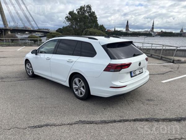 White Volkswagen Golf VIII 2022 in Riga, with an engine capacity of 1.50 L and mileage of 124 thousand km for 15990 €, photo 5 on AUTOMOTO.COM.LV