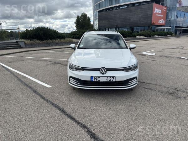 White Volkswagen Golf VIII 2022 in Riga, with an engine capacity of 1.50 L and mileage of 124 thousand km for 15990 €, photo 8 on AUTOMOTO.COM.LV