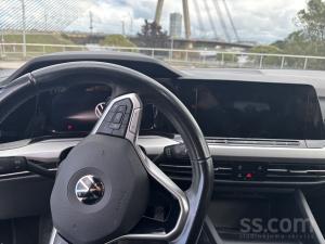 White Volkswagen Golf VIII 2022 in Riga, with an engine capacity of 1.50 L and mileage of 124 thousand km for 15990 €, photo 11 on AUTOMOTO.COM.LV