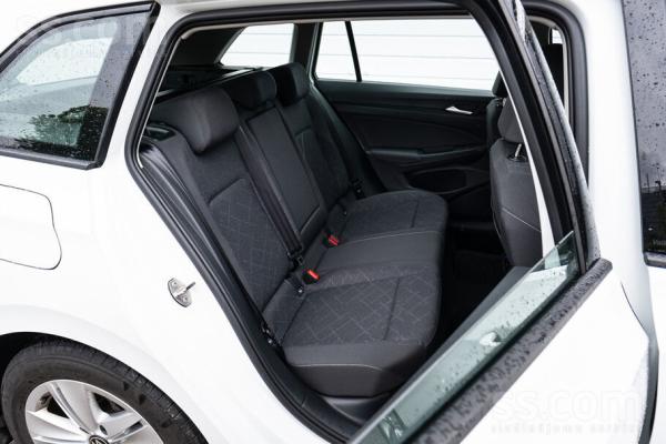 Белый Фольксваген Golf 8 2024 в Рига, объемом двигателя 2.00 л и пробегом 31 тыс. км за 22550 €, фото 7 на AUTOMOTO.COM.LV