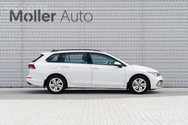 Volkswagen Golf VIII 2024 Rīga vietnē Balts Volkswagen Golf VIII 2024 Rīga, ar dzinēja tilpumu 2.00 L un nobraukumu 59 tūkst. km par 21900 €, foto 6 vietnē AUTOMOTO.COM.LV