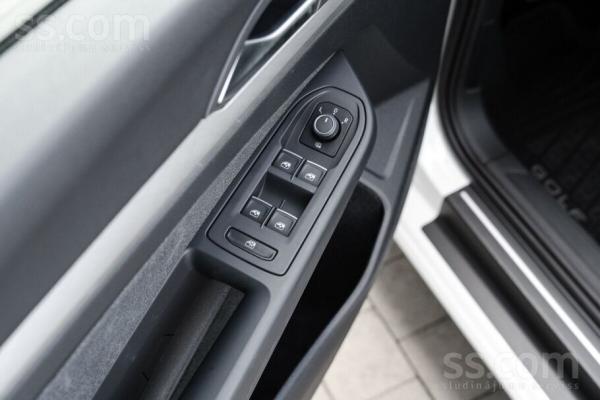 Volkswagen Golf VIII 2024 Rīga vietnē Balts Volkswagen Golf VIII 2024 Rīga, ar dzinēja tilpumu 2.00 L un nobraukumu 59 tūkst. km par 21900 €, foto 8 vietnē AUTOMOTO.COM.LV