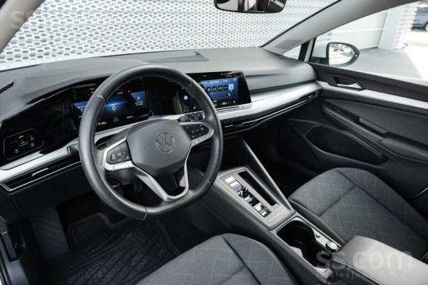 Volkswagen Golf VIII 2024 Rīga vietnē Balts Volkswagen Golf VIII 2024 Rīga, ar dzinēja tilpumu 2.00 L un nobraukumu 59 tūkst. km par 21900 €, foto 9 vietnē AUTOMOTO.COM.LV