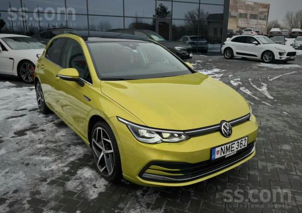 Желтый Фольксваген Golf 8 2020 в Тельшяй, объемом двигателя 2.00 л и пробегом 189 тыс. км за 16999 €, фото 1 на AUTOMOTO.COM.LV