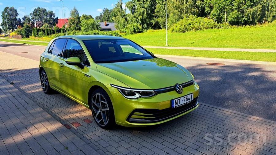Желтый Фольксваген Golf 8 2021 в Лимбажи, объемом двигателя 1.50 л и пробегом 94 тыс. км за 18995 €, фото 1 на AUTOMOTO.COM.LV