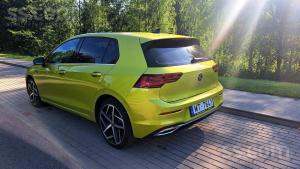 Желтый Фольксваген Golf 8 2021 в Лимбажи, объемом двигателя 1.50 л и пробегом 94 тыс. км за 18995 €, фото 4 на AUTOMOTO.COM.LV
