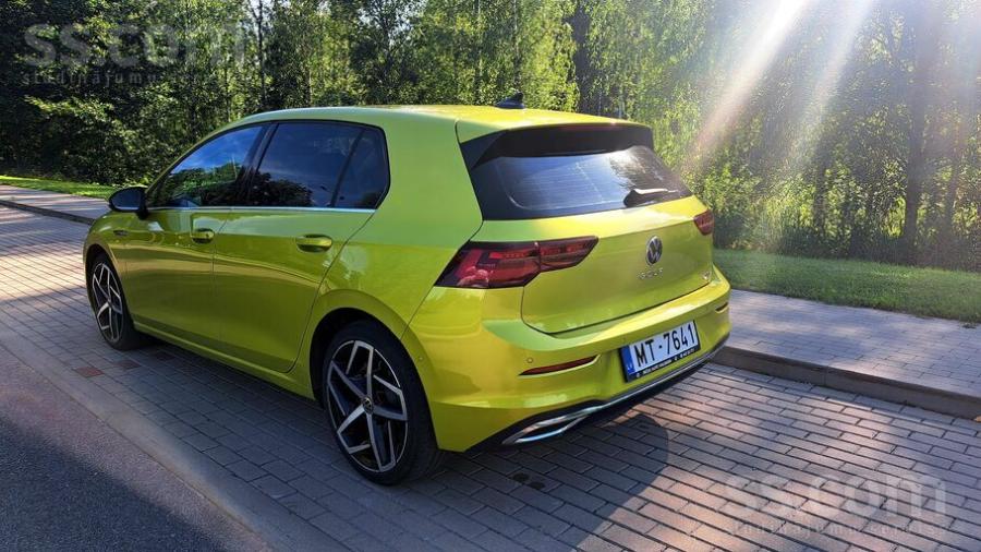 Желтый Фольксваген Golf 8 2021 в Лимбажи, объемом двигателя 1.50 л и пробегом 94 тыс. км за 18995 €, фото 4 на AUTOMOTO.COM.LV