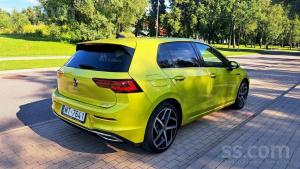 Желтый Фольксваген Golf 8 2021 в Лимбажи, объемом двигателя 1.50 л и пробегом 94 тыс. км за 18995 €, фото 5 на AUTOMOTO.COM.LV