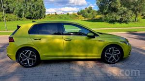Желтый Фольксваген Golf 8 2021 в Лимбажи, объемом двигателя 1.50 л и пробегом 94 тыс. км за 18995 €, фото 6 на AUTOMOTO.COM.LV