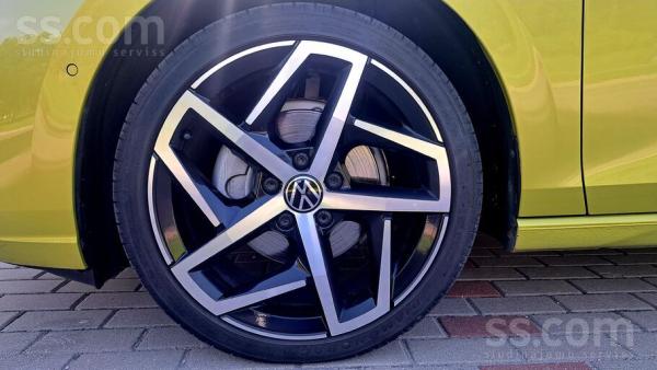 Желтый Фольксваген Golf 8 2021 в Лимбажи, объемом двигателя 1.50 л и пробегом 94 тыс. км за 18995 €, фото 7 на AUTOMOTO.COM.LV