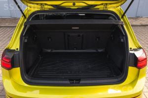 Dzeltens Volkswagen Golf VIII 2020 Ventspils, ar dzinēja tilpumu 1.50 L un nobraukumu 107 tūkst. km par 17700 €, foto 14 vietnē AUTOMOTO.COM.LV
