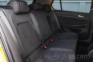Dzeltens Volkswagen Golf VIII 2020 Ventspils, ar dzinēja tilpumu 1.50 L un nobraukumu 107 tūkst. km par 17700 €, foto 33 vietnē AUTOMOTO.COM.LV