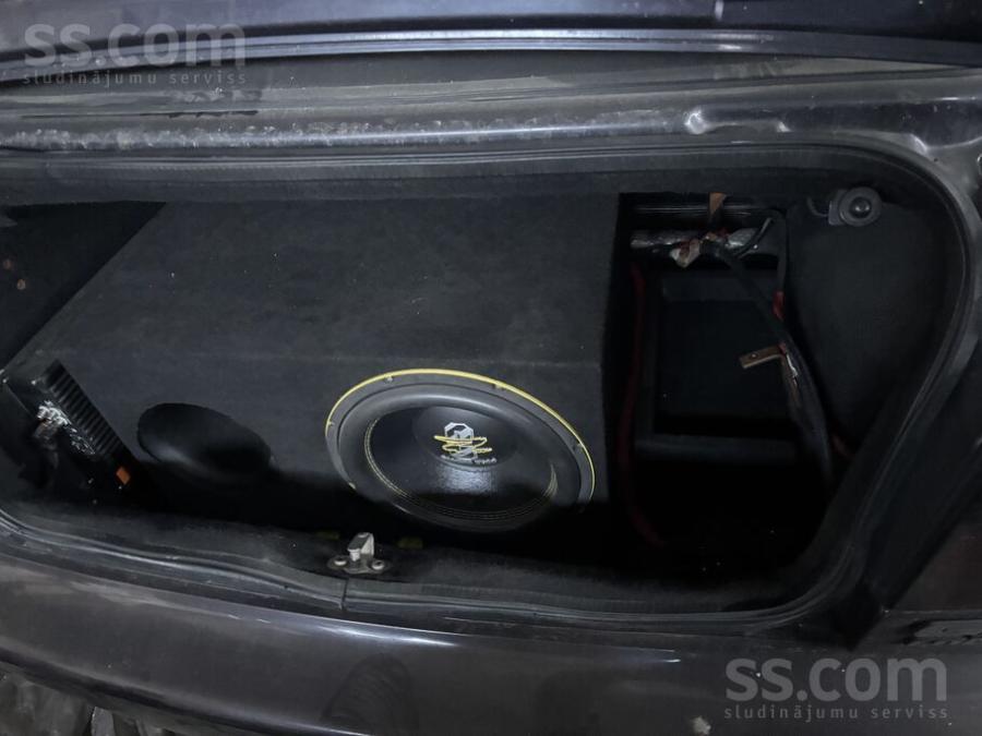 Violet Volkswagen Golf 1996 in Saldus, with an engine capacity of 2.80 L and mileage of 100 thousand km for 2300 €, photo 3 on AUTOMOTO.COM.LV
