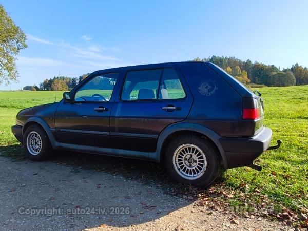 Violets Volkswagen Golf 1990 Veru, ar dzinēja tilpumu 1.80 L un nobraukumu 271 tūkst. km par 2300 €, foto 3 vietnē AUTOMOTO.COM.LV