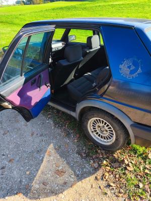Violets Volkswagen Golf 1990 Veru, ar dzinēja tilpumu 1.80 L un nobraukumu 271 tūkst. km par 2300 €, foto 9 vietnē AUTOMOTO.COM.LV