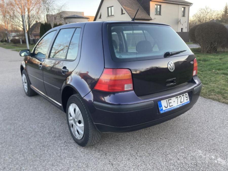 Violet Volkswagen Golf 1999 in Jelgava, with an engine capacity of 1.90 L and mileage of 337 thousand km for 1350 €, photo 5 on AUTOMOTO.COM.LV
