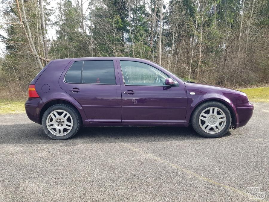 Violet Volkswagen Golf 2002 in Vilnius, with an engine capacity of 1.90 L and mileage of 319 thousand km for 1299 €, photo 4 on AUTOMOTO.COM.LV
