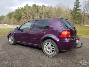 Violet Volkswagen Golf 2002 in Vilnius, with an engine capacity of 1.90 L and mileage of 319 thousand km for 1299 €, photo 8 on AUTOMOTO.COM.LV