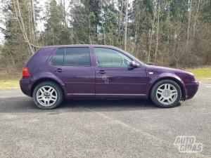 Violet Volkswagen Golf 2002 in Vilnius, with an engine capacity of 1.90 L and mileage of 319 thousand km for 1299 €, photo 4 on AUTOMOTO.COM.LV