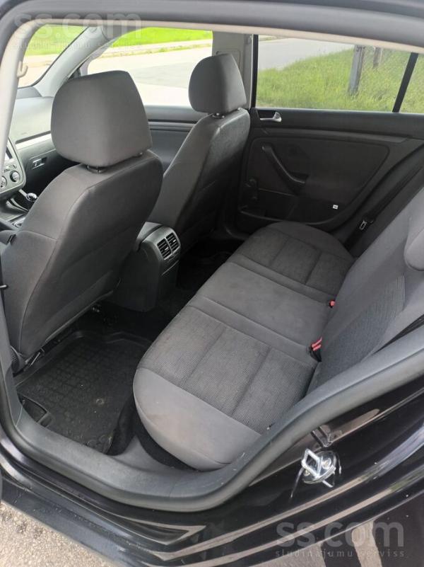 Violet Volkswagen Golf 2007 in Daugavpils, with an engine capacity of 1.90 L and mileage of 297 thousand km for 2300 €, photo 7 on AUTOMOTO.COM.LV