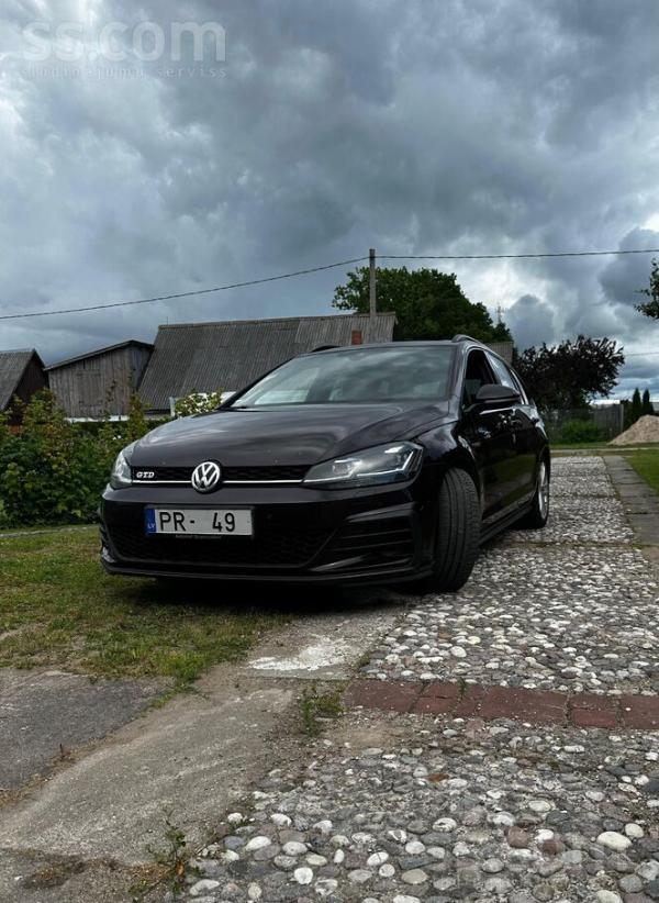 Violets Volkswagen Golf 2017 Rīga, ar dzinēja tilpumu 2.00 L un nobraukumu 276 tūkst. km par 11750 €, foto 1 vietnē AUTOMOTO.COM.LV