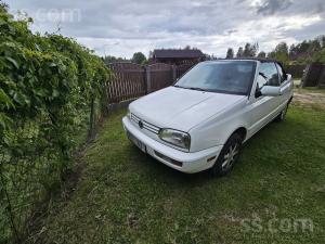 White Volkswagen Golf 1998 in Jelgava, with an engine capacity of 2.00 L and mileage of 164 thousand km for 1550 €, photo 4 on AUTOMOTO.COM.LV